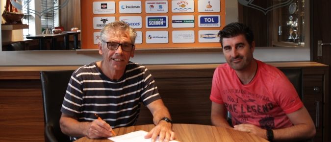 Peter Visser tekent een jaar bij