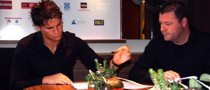 Leon Tol ondertekent contract