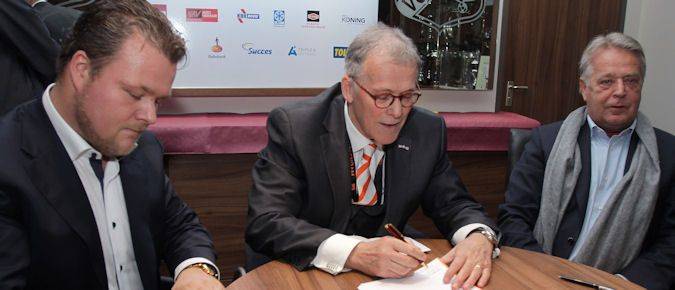 VIDEO: Van Donge & De Roo ondertekent sponsorcontract