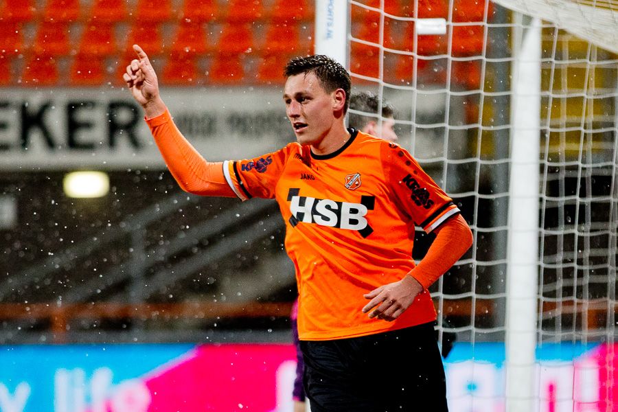 Enzo Stroo in L.O.V.E. Voetbal Extra