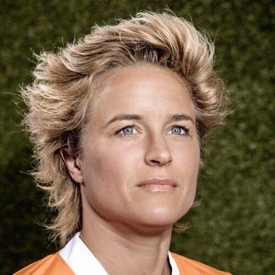 Daphne Koster in L.O.V.E. Voetbal Extra
